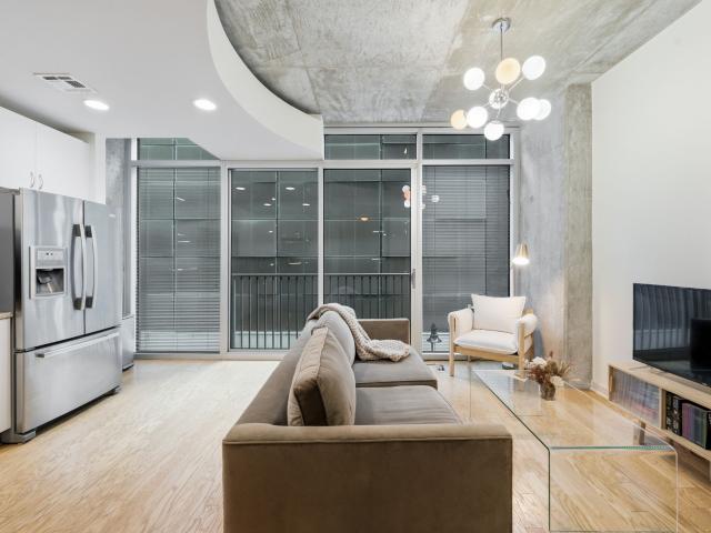 301 Demonbreun St # 405