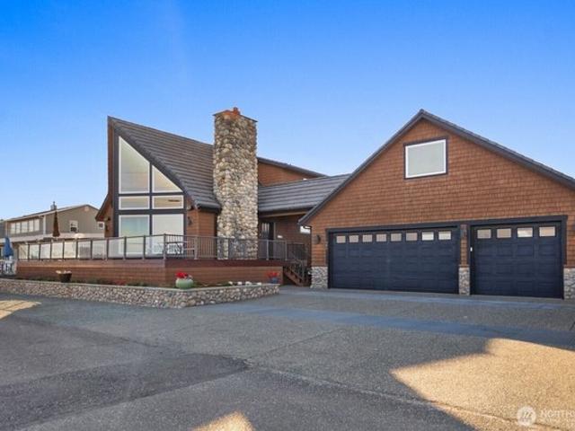 301 Driftwood Shores Rd, Camano Island, WA 98282