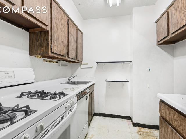 301 E 45th Street 8A