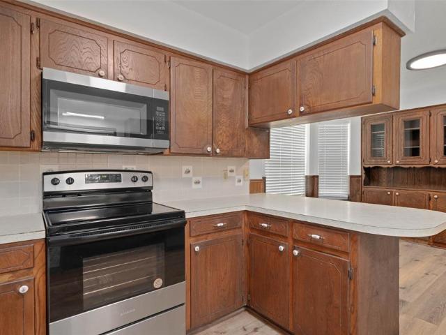 301 E 6th Street