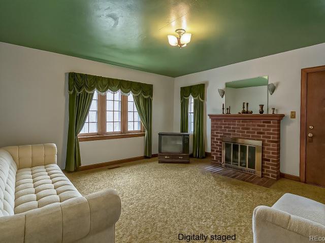 301 E 7th Street