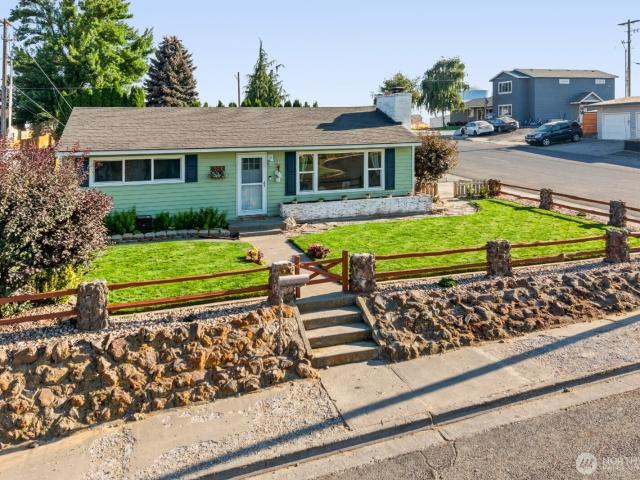 301 E 8th Street