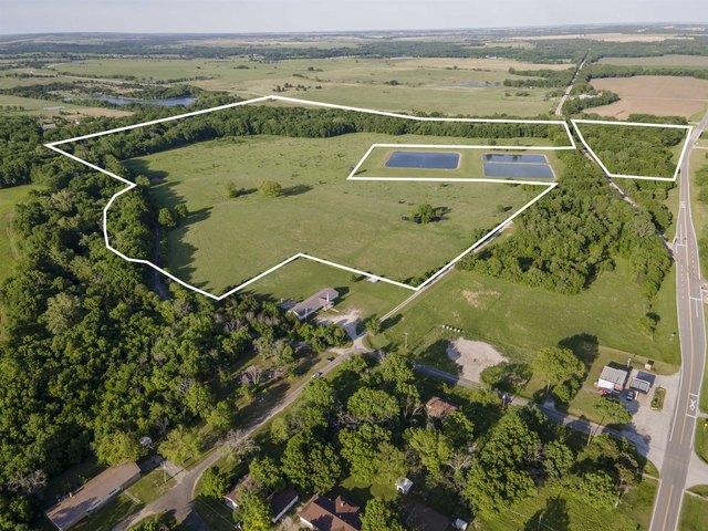 301 E 1st, Longton, KS 67352
