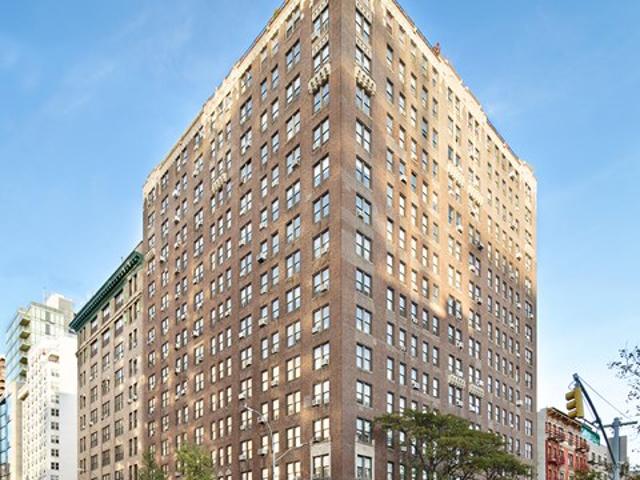 301 E 21st Street 1 Bedroom