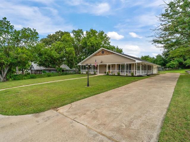 301 E 2nd Street
