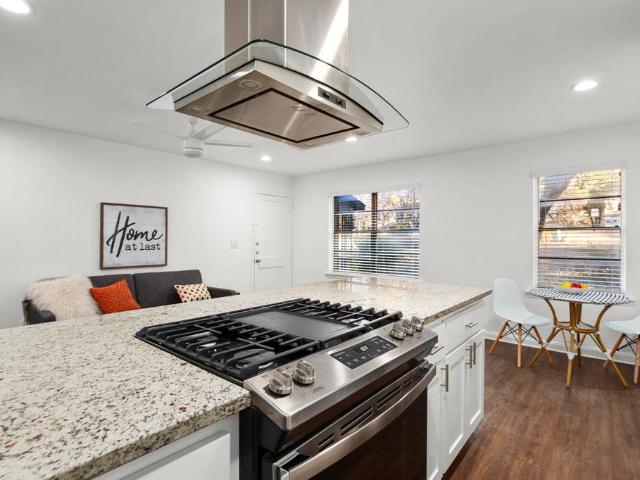 301 E 33rd St, Unit 3, Austin, TX 78705 | MLS #7718 | Compass