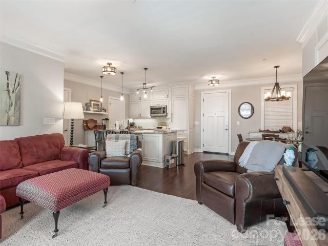 301 E Tremont Avenue # 215