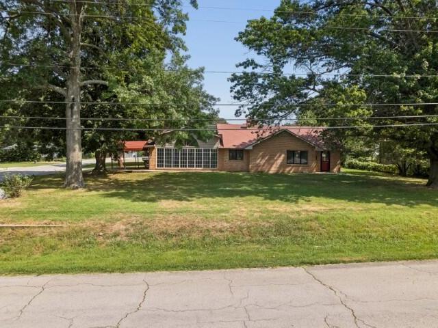 301 E Walnut Street