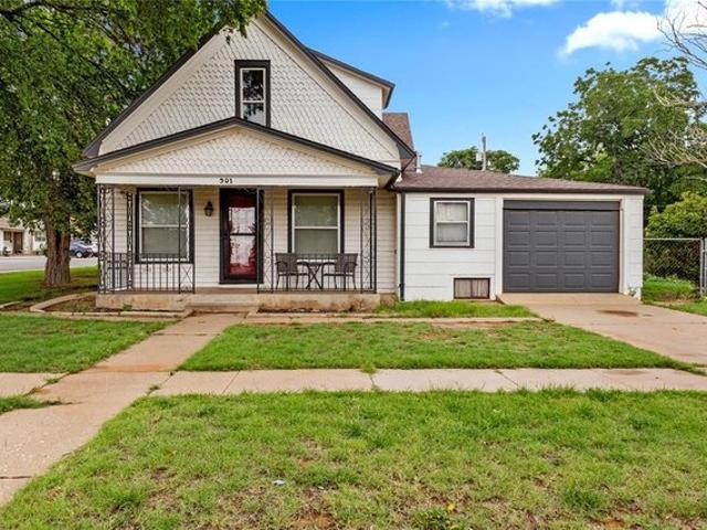 301 E Arapaho Ave, Weatherford, OK 73096
