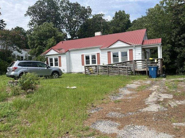 301 E Barrett St, Carthage, NC 28327