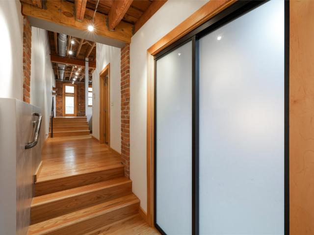 301 E Court Avenue 207