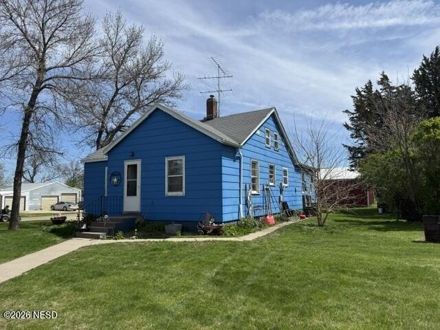 301 E North St, Badger, SD 57214