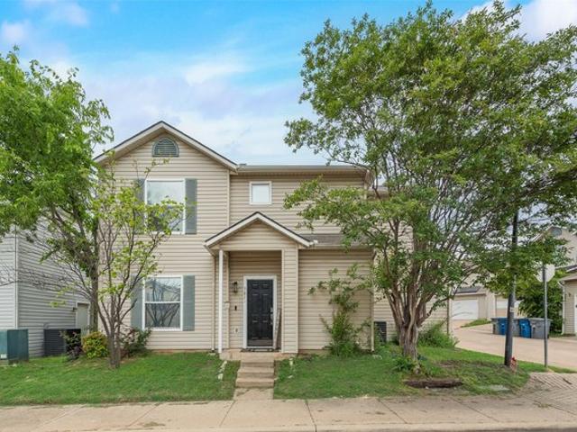 301 Ensenada Plz, Dallas, TX 75211