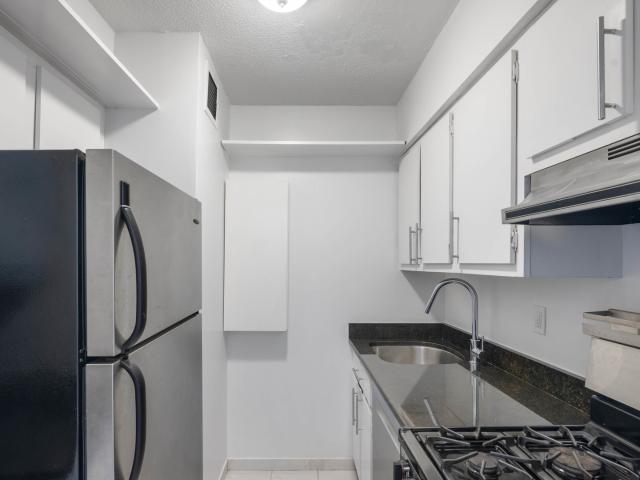 301 East 45th Street, Unit 19C