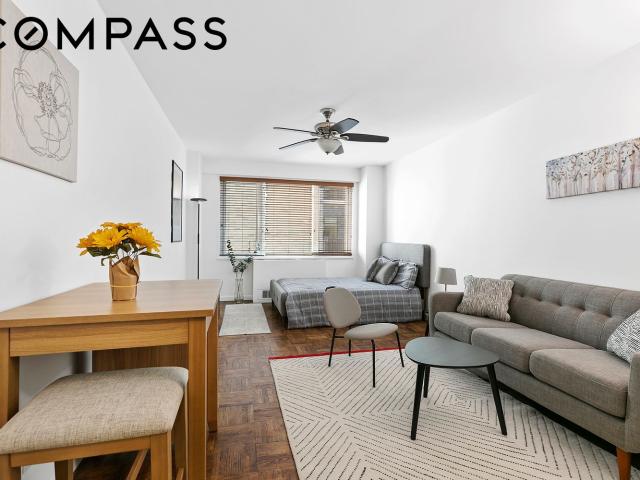 301 East 22nd Street, New York, NY