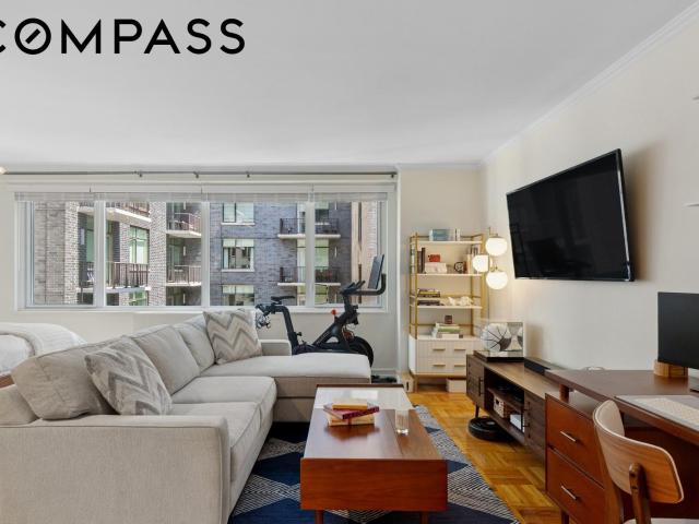 301 East 22nd Street, New York, NY
