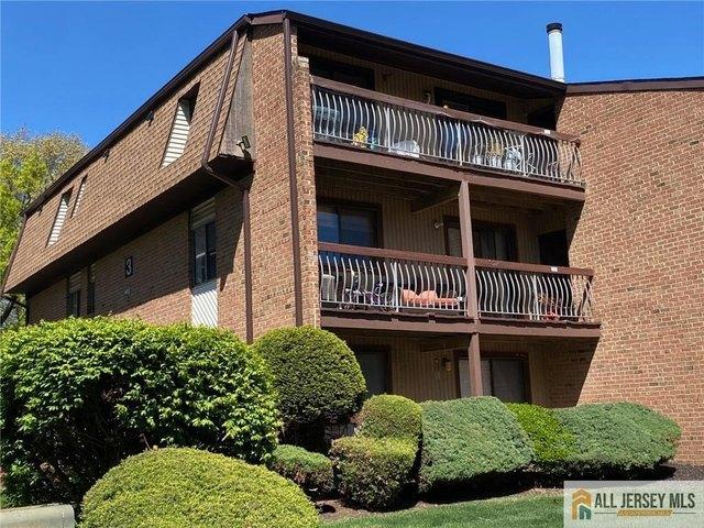 301 Edison Glen Ter Unit 301, Edison, NJ 08837