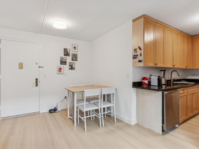 301 Elizabeth Street, Unit 6A | Compass