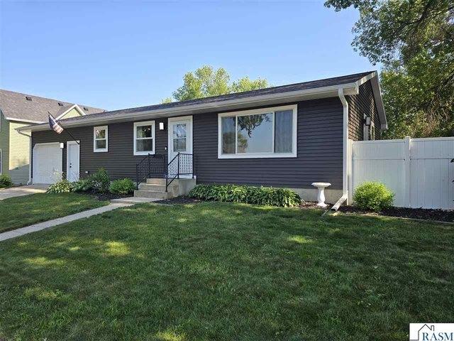 301 Elm St NE, Sleepy Eye, MN 56085