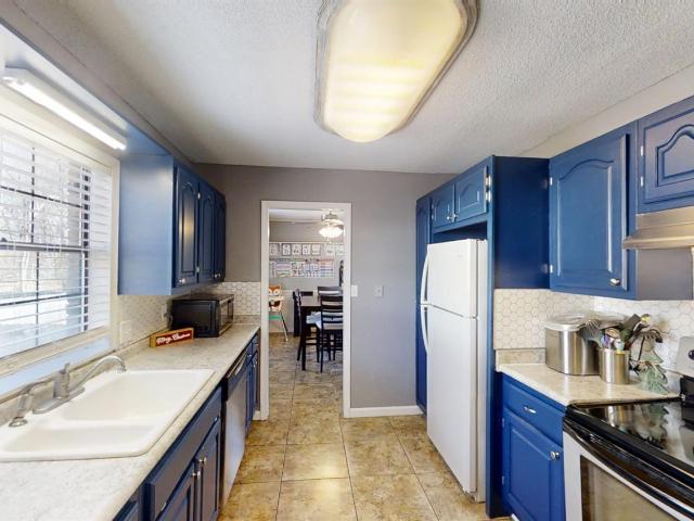 301 Foxfire Drive