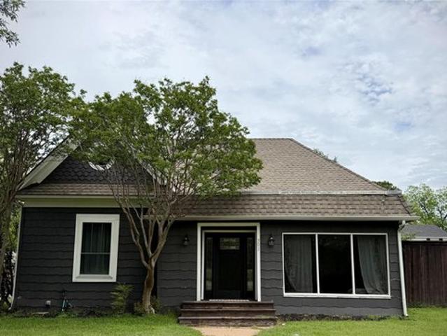 301 Forrest Ave, Cleburne, TX 76033
