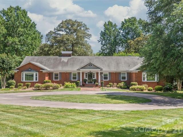301 Fairway Dr, Fort Mill, SC 29715