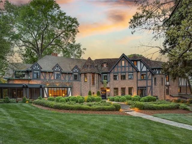 301 Fisher Park Cir, Greensboro, NC 27401 [Updated 12/30]