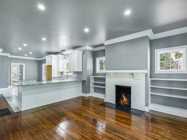 301 Kingwood Dr