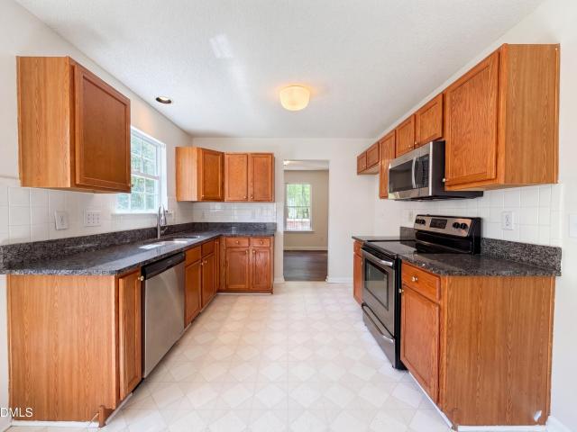 301 Hocutt Dr, Clayton, NC 27520 | MLS #10162