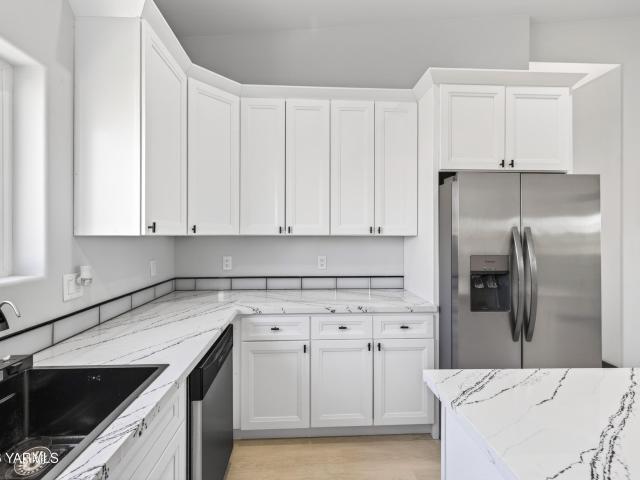 301 Hogan St, Sunnyside, WA 98944 | MLS #26 1502