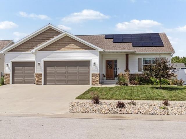 301 Hawthorne Cir, Gilbert, IA 50105