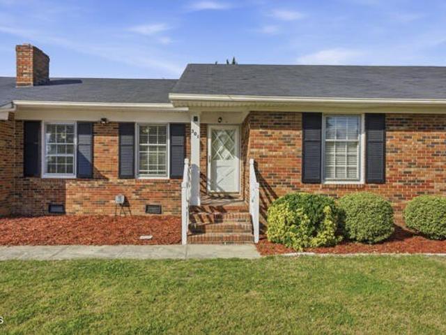 301 Halifax St, Clinton, NC 28328