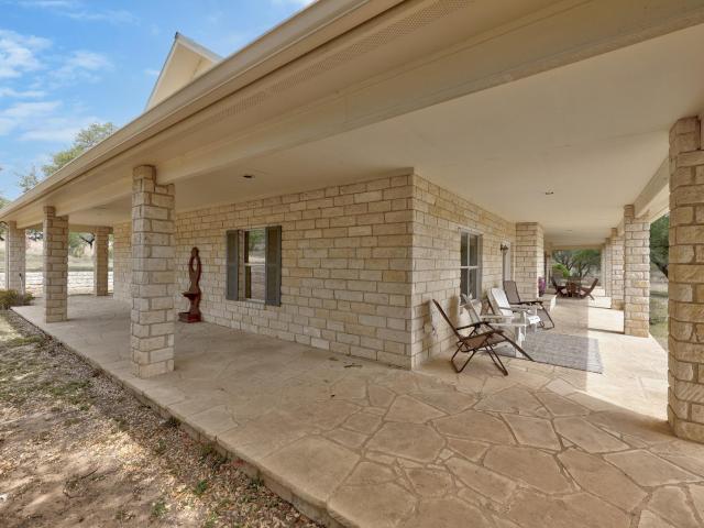 301 Hall Ln