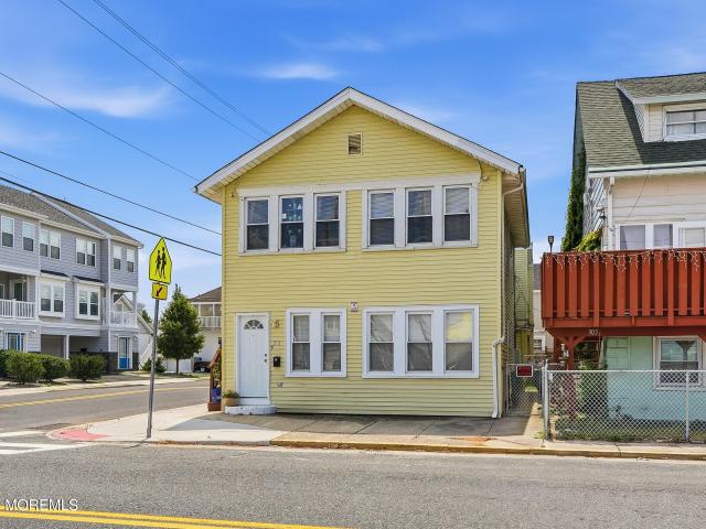 301 Hamilton Avenue