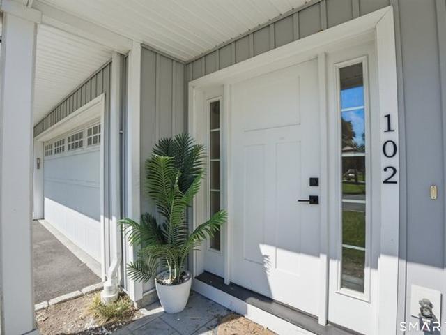 301 Harbour Close Unit 102, New Haven, CT 06519