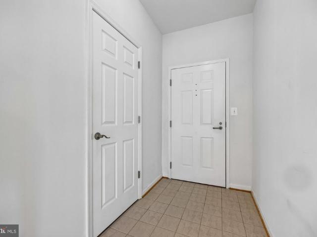 301 High Gables # 402