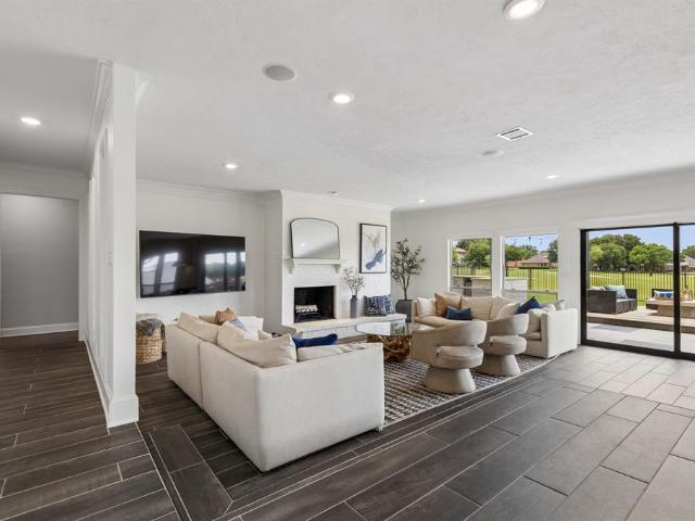 301 Hill Lane