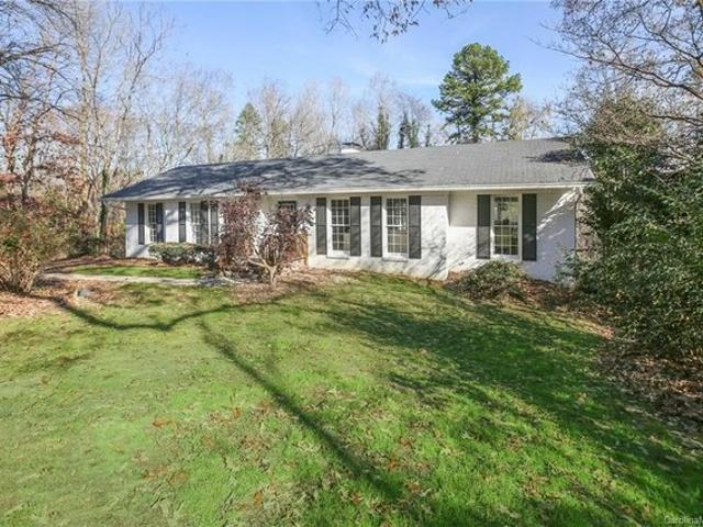 301 Hillandale Dr, Charlotte, NC 28270