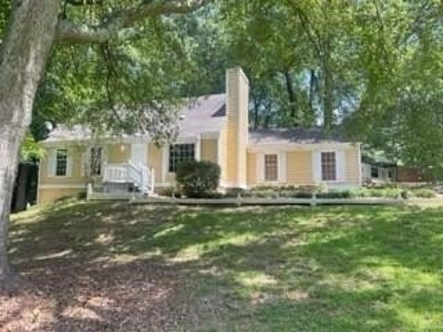301 Hip Pocket Rd, Peachtree City, GA 30269