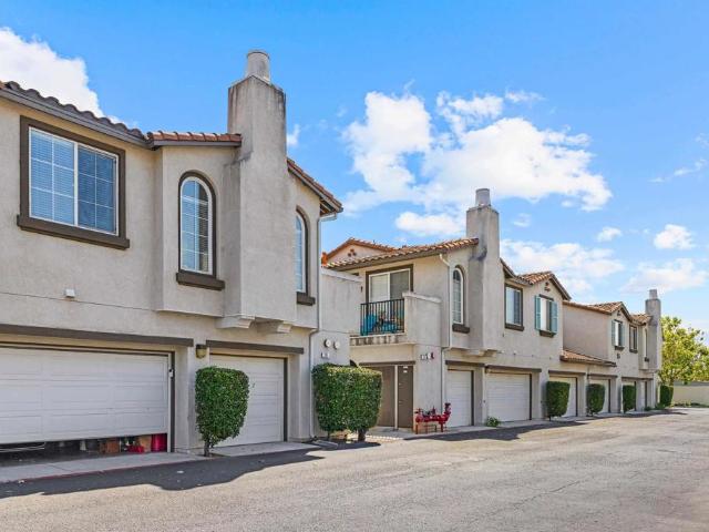 301 Island Way 6
