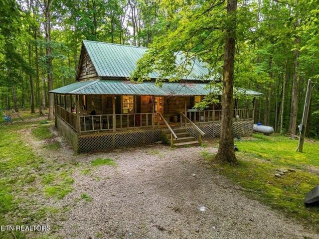 301 Joe Barnett Rd, Jamestown, TN 38556