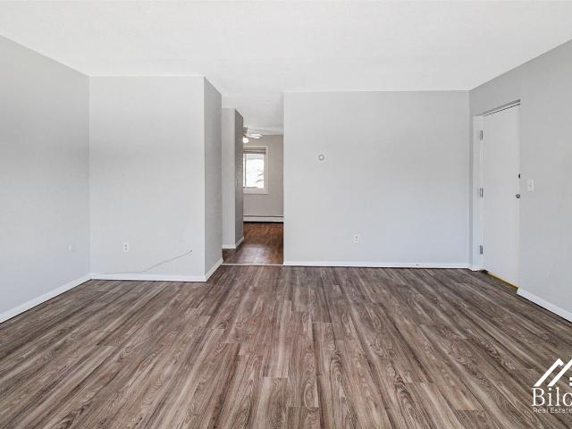 301 Oaklawn Avenue 2 Bedroom Apartment for Rent at 301 Oaklawn Ave, Cranston, RI 02920