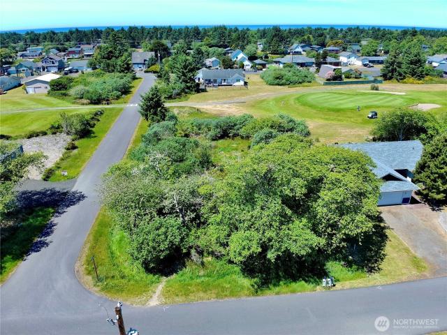 301 Octopus Avenue NE