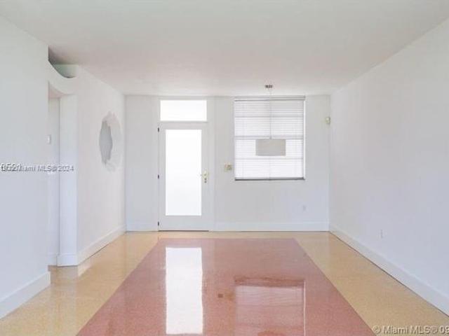 301 Ocean Dr #205, Miami Beach, FL 33139