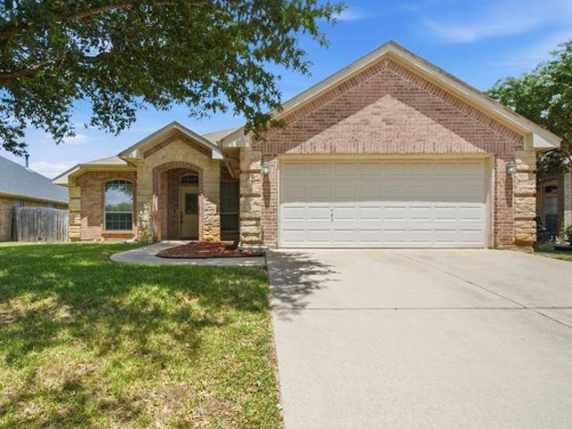 301 Lottie Ln, Saginaw, TX 76179
