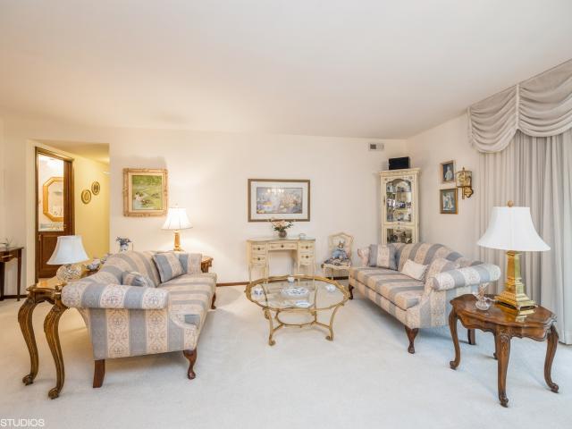 301 Lake Hinsdale Drive # 404