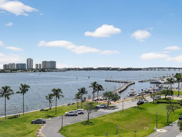 301 Lake Shore Dr Apt 711, Lake Park, FL 33403