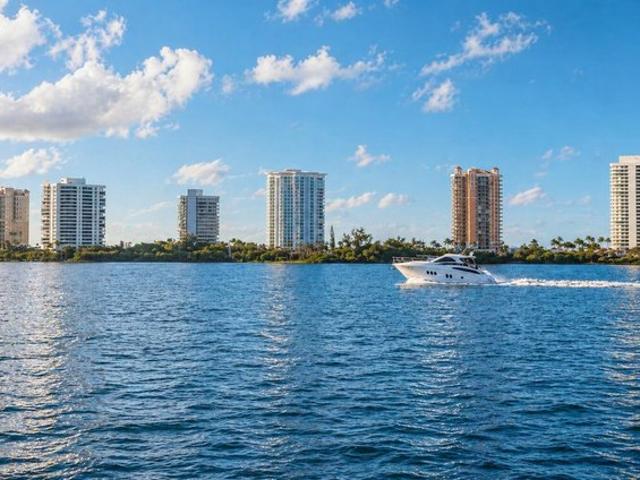 301 Lake Shore Dr Apt 105, Lake Park, FL 33403