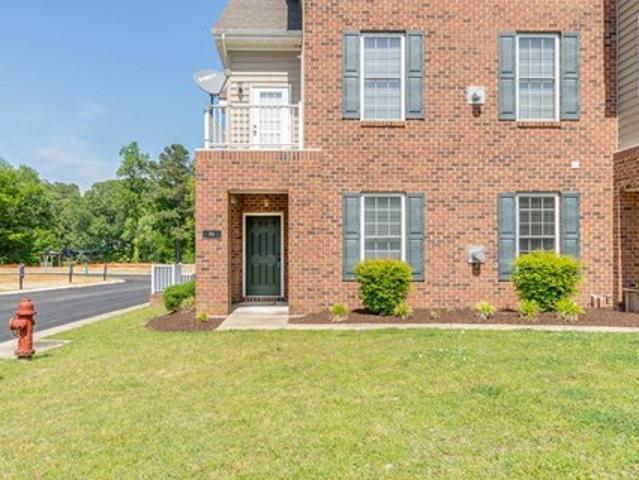 301 Lakeview Cove 2/2 1448 sqft