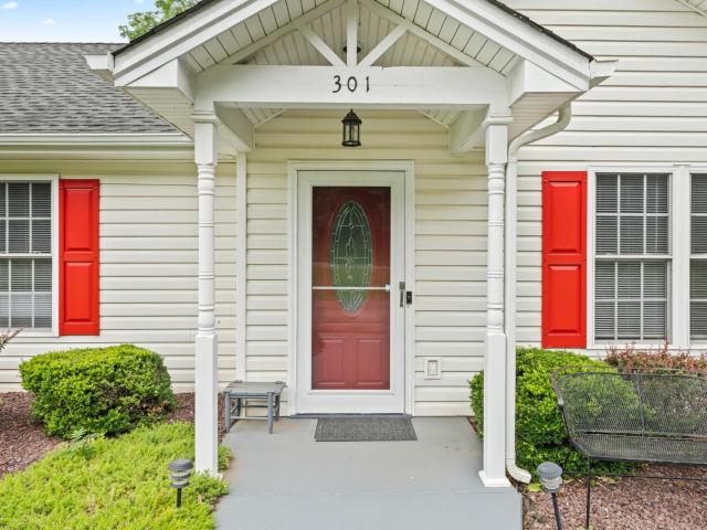301 Lakeview Drive